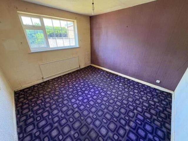 2 bedroom semi detached bungalow for sale in Weston Avenue, Queensbury, Bradford, BD13