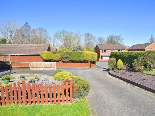 2 bedroom semi detached bungalow for sale in Wood Aven Close, Harrogate, HG3