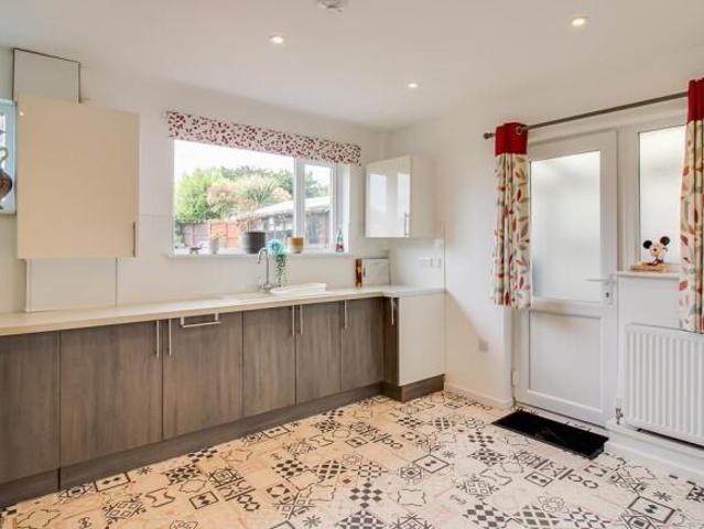 2 bedroom semi detached bungalow for sale in Ashurst Avenue, Southend on Sea, SS2