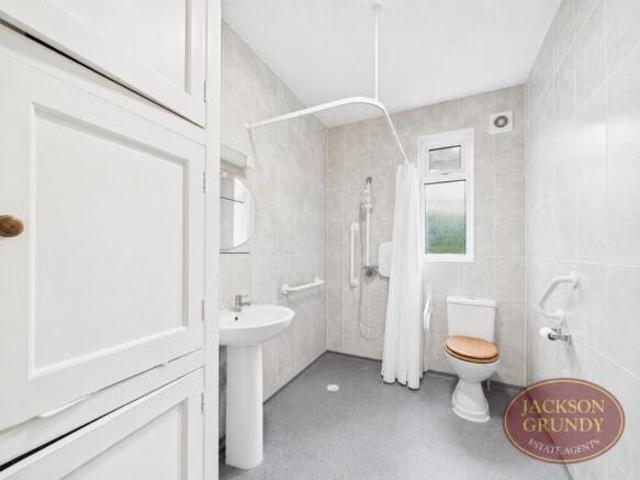 2 bedroom semi detached bungalow for sale in Bush Hill, The Headlands, NN3 2PF, NN3