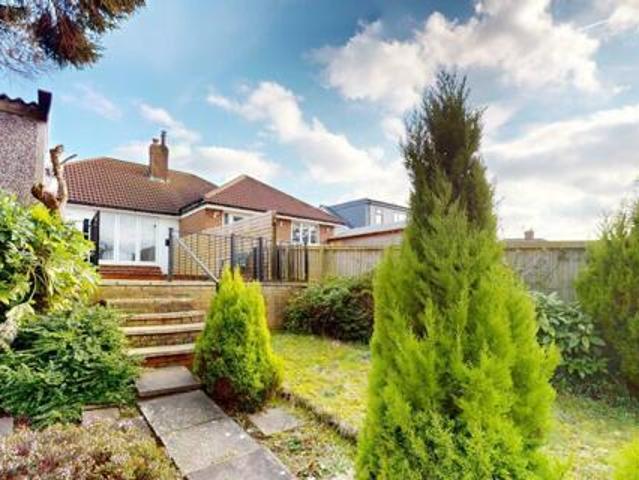 2 Bedroom Semi detached Bungalow For Sale In C, Leeds