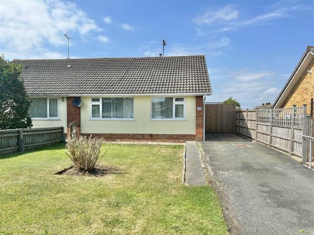 2 bedroom semi detached bungalow for sale in Chatsworth Avenue, Tuffley, Gloucester, GL4