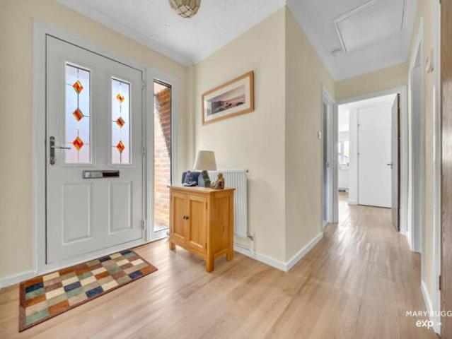 2 bedroom semi detached bungalow for sale in Chaplin Close, Chelmsford, CM2 8QW, CM2