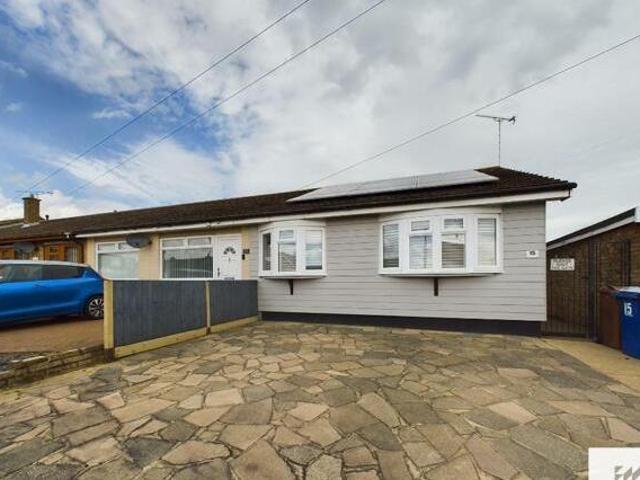 2 Bedroom Semi detached Bungalow For Sale In Corringham, Essex