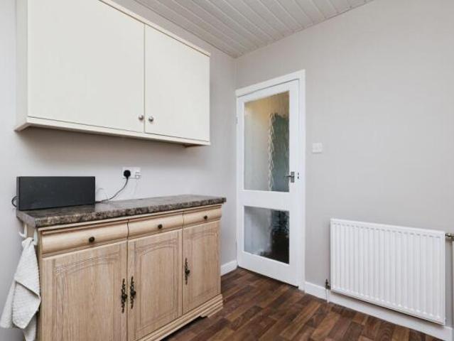 2 bedroom semi detached bungalow for sale in Crag Hill Avenue, Leeds, LS16