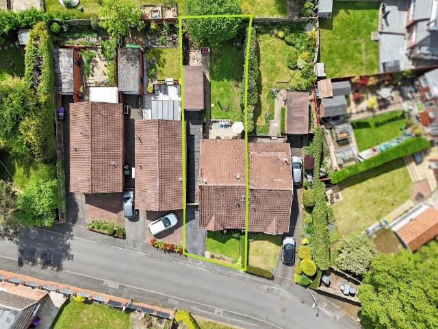 2 bedroom semi detached bungalow for sale in Glendale Close, Finchfield, Wolverhampton, West Midlands, WV3
