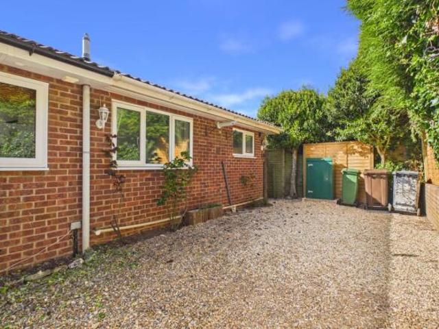 2 bedroom semi detached bungalow for sale in Gracemere Crescent, Basingstoke, RG22