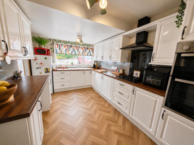 2 bedroom semi detached bungalow for sale in High Meadows, Exeter, EX4