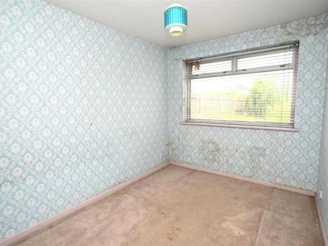 2 bedroom semi detached bungalow for sale in High Drive, Berg Estate, Basingstoke, RG22