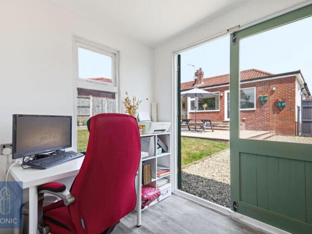 2 bedroom semi detached bungalow for sale in Jerningham Road, New Costesssey, Norwich, NR5