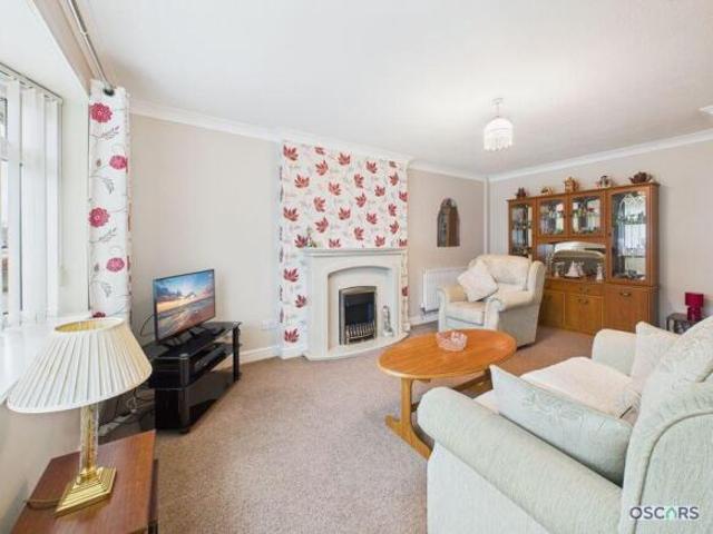 2 bedroom semi detached bungalow for sale in Kendal Way, Hull, HU4