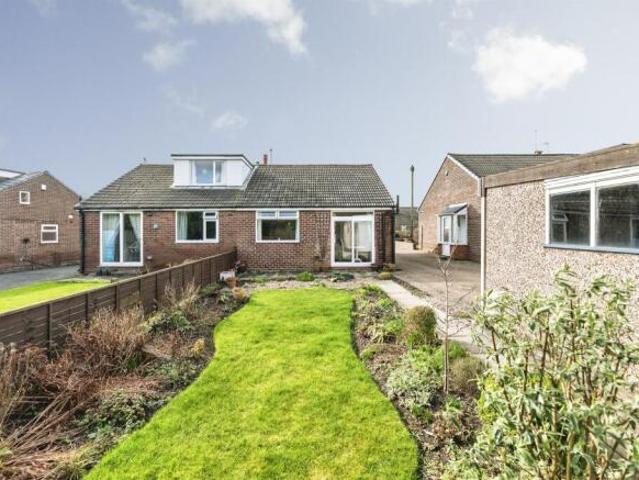 2 bedroom semi detached bungalow for sale in Kenilworth Avenue, Morley, Leeds, LS27