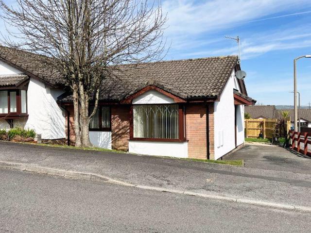 2 bedroom semi detached bungalow for sale in Lon Brynawel, Llansamlet, Swansea, SA7 9SY, SA7