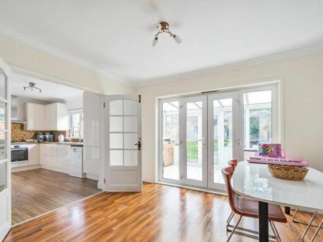 2 Bedroom Semi detached Bungalow For Sale In London