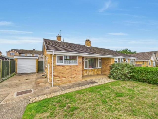 2 bedroom semi detached bungalow for sale in Lurgan Close, Lincoln, LN5