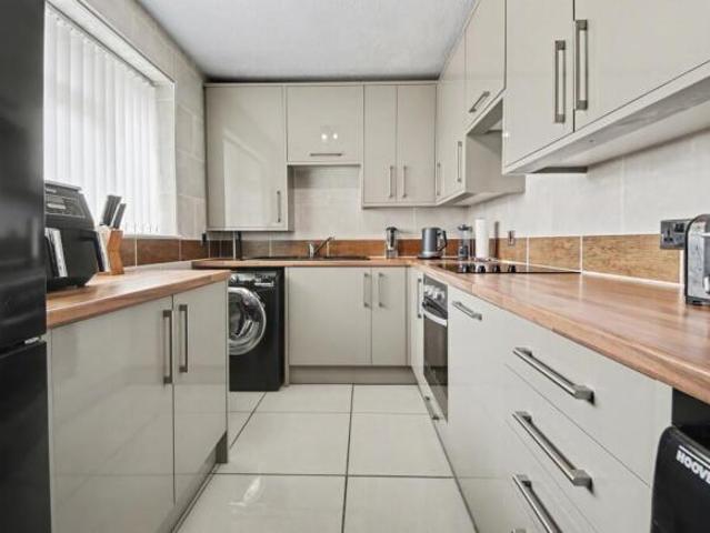 2 bedroom semi detached bungalow for sale in Maryland Close, Townhill Park, SO18