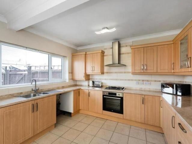 2 bedroom semi detached bungalow for sale in Marley Avenue, Bexleyheath, DA7