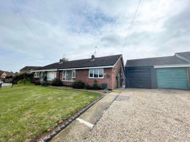 2 bedroom semi detached bungalow for sale in Meadow Road, New Costessey, NR5