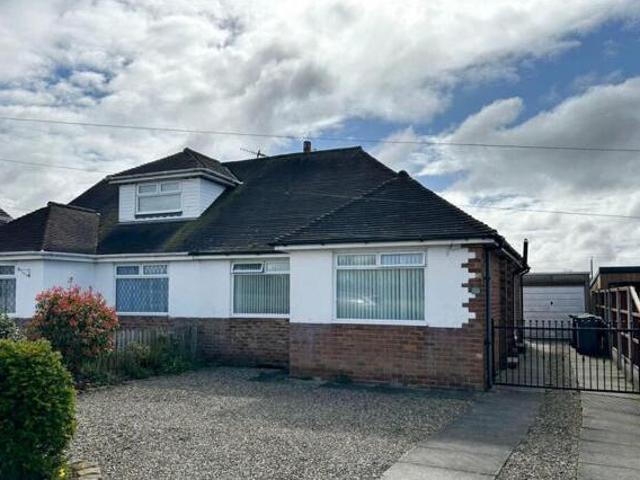 2 Bedroom Semi detached Bungalow For Sale In Mere Brow, Preston