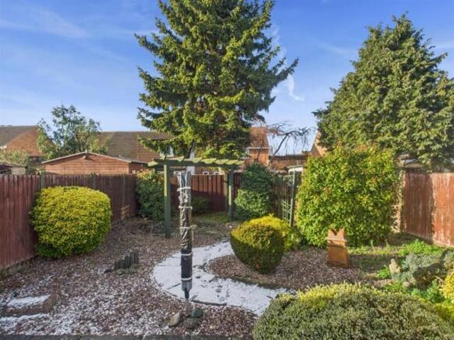 2 bedroom semi detached bungalow for sale in Montfort Road, Longlevens, Gloucester, GL2