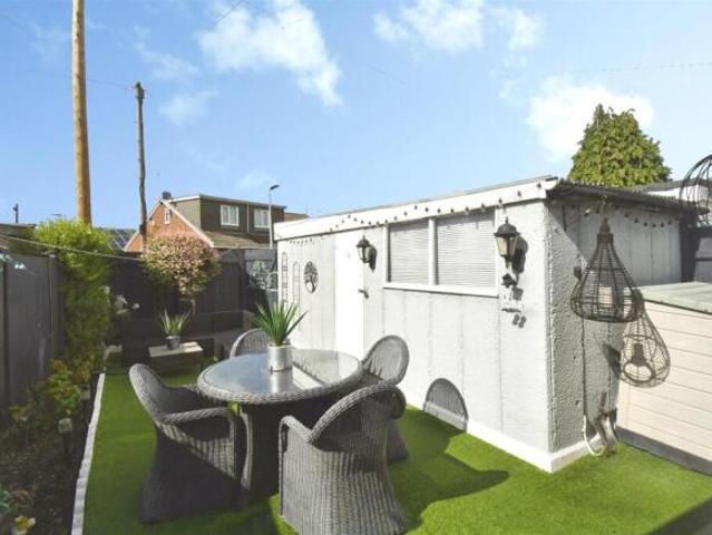 2 bedroom semi detached bungalow for sale in Newtondale, Sutton Park, HuLL, HU7