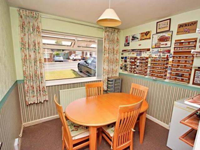2 bedroom semi detached bungalow for sale in Newbury Avenue, Allington, ME16