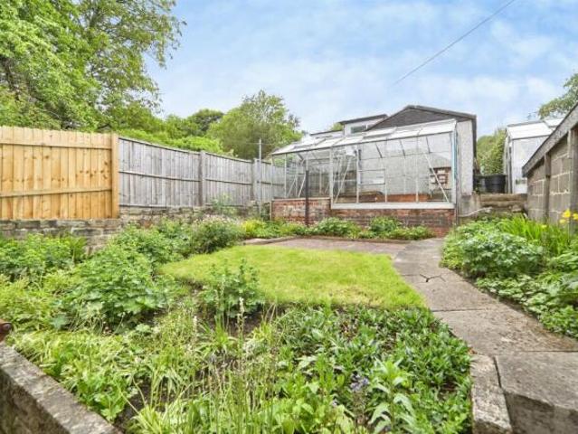 2 bedroom semi detached bungalow for sale in Newlay Wood Avenue, Horsforth, Leeds, LS18