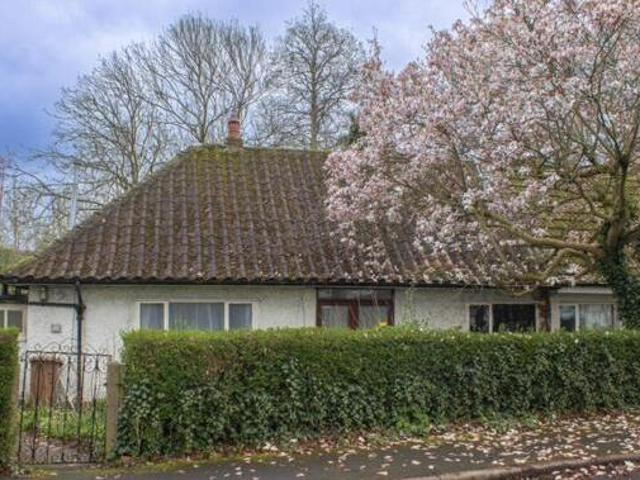 2 Bedroom Semi detached Bungalow For Sale In Nottingham, Nottinghamshire