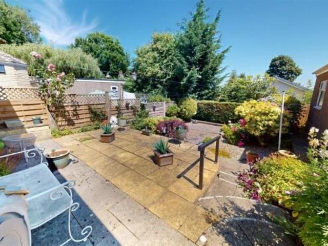 2 bedroom semi detached bungalow for sale in Oakleigh Avenue, Clayton, Bradford, BD14