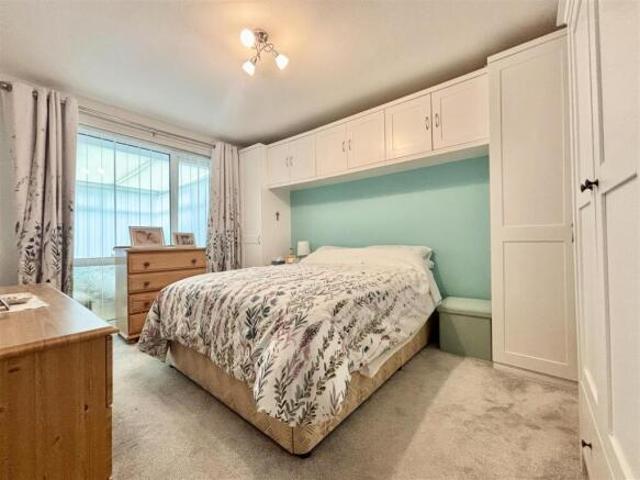 2 bedroom semi detached bungalow for sale in Oakleigh Close, Clayton, Bradford, BD14