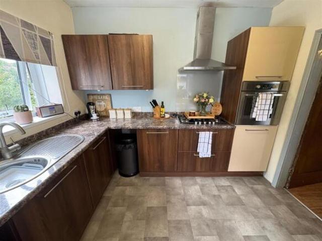 2 bedroom semi detached bungalow for sale in Old Road, Thornton, Bradford, BD13