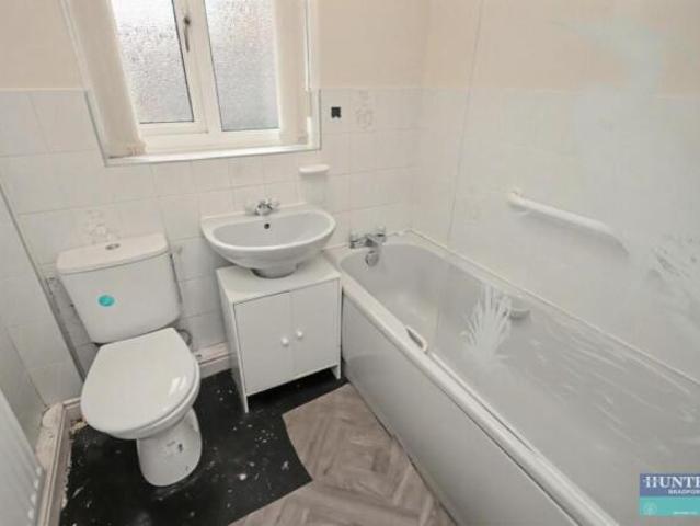 2 bedroom semi detached bungalow for sale in Penny Hill Drive Clayton, Bradford, BD14 6NH, BD14