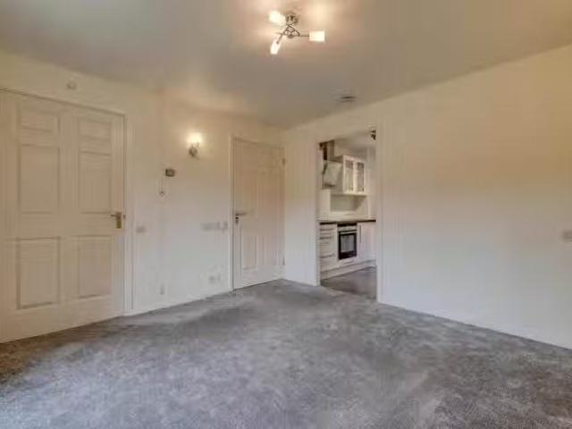 2 Bedroom Semi Detached Bungalow For Sale In Plymouth Close, H.