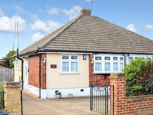 2 Bedroom Semi detached Bungalow For Sale In Rainham