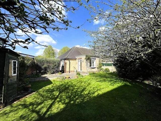 2 bedroom semi detached bungalow for sale in Samman Close, Anlaby, HU10