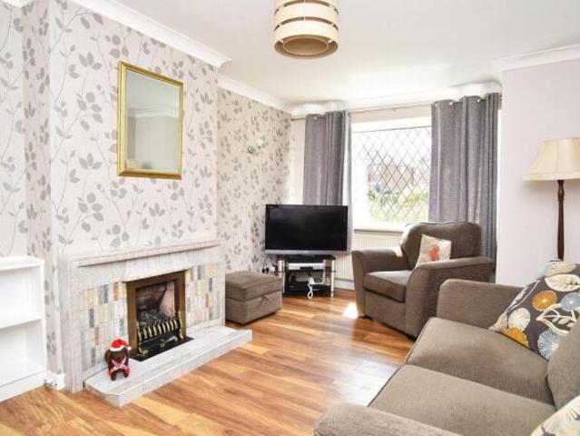 2 bedroom semi detached bungalow for sale in Sandhill Drive, Harrogate, HG1