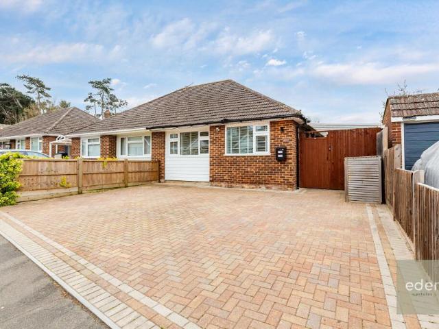 2 bedroom semi detached bungalow for sale in Shaftesbury Drive, Maidstone, ME16