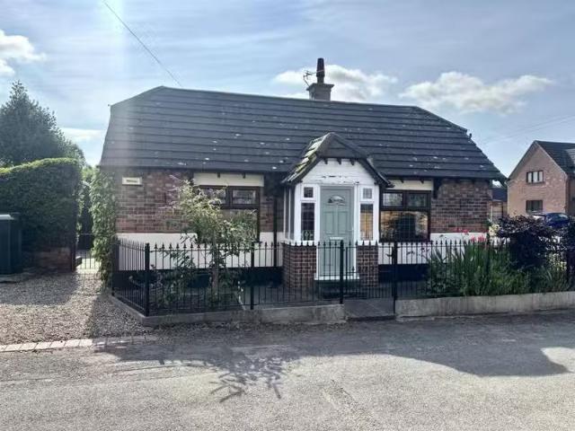 2 bedroom semi detached bungalow for rent in West End, Barton.
