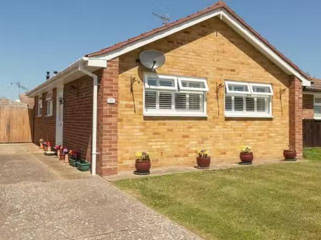 2 bedroom semi detached bungalow for rent in Woodland Avenue.
