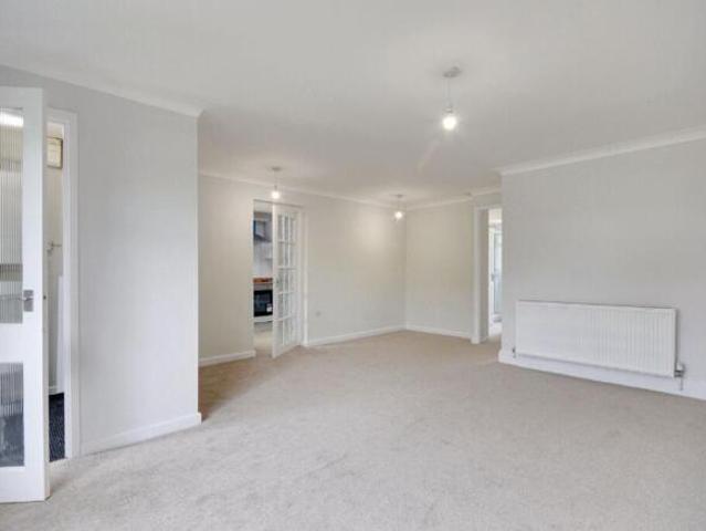 2 bedroom semi detached bungalow for rent in Hemscott Close, Nottingham, NG6