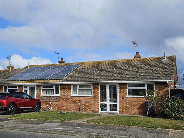 2 bedroom semi detached bungalow for rent in Headcorn Gardens, Cliftonville, Margate, CT9