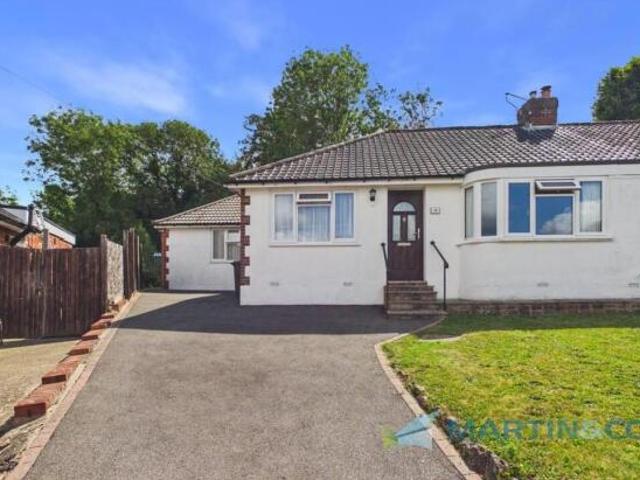 2 bedroom semi detached bungalow for rent in Oaklands Way, Hildenborough, TN11