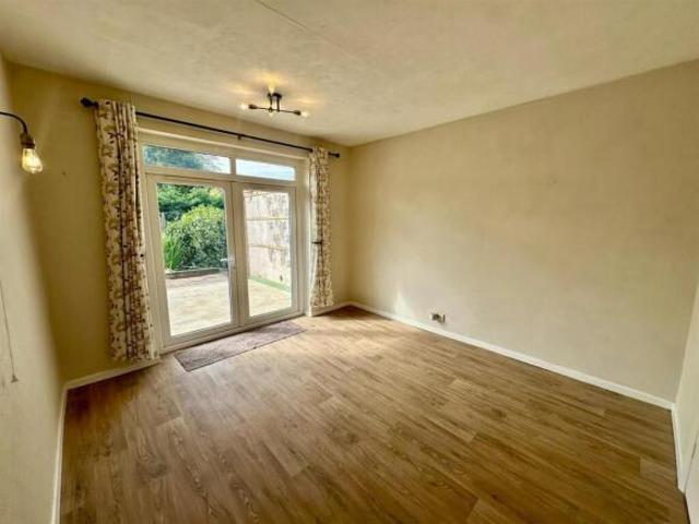 2 bedroom semi detached bungalow for rent in Rivermead Close, Gloucester, GL2