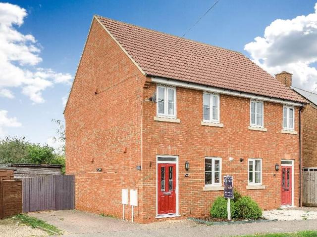 2 bedroom Semi Detached for rent