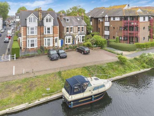 2 Bedroom Semi Detached House