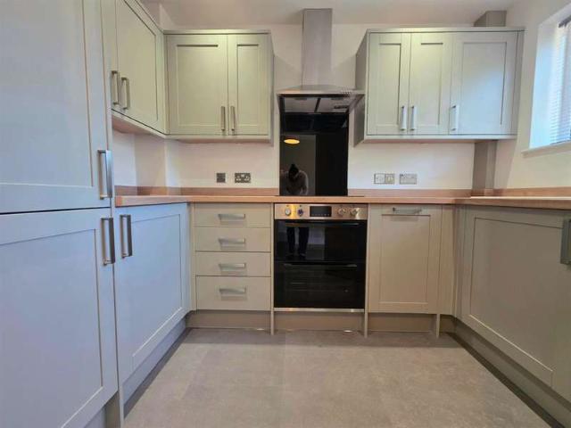 2 Bedroom Semi Detached House
