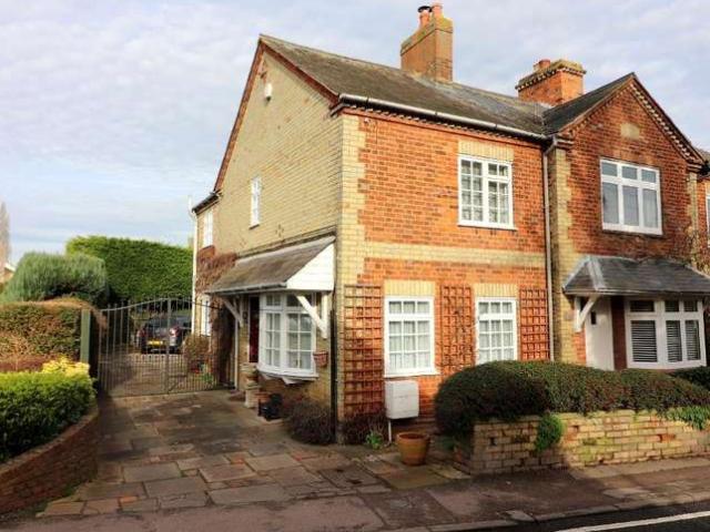 2 Bedroom Semi Detached House