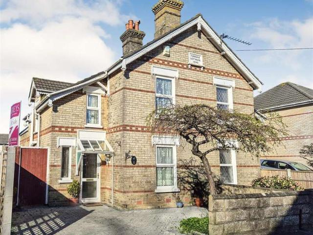 2 Bedroom Semi Detached House