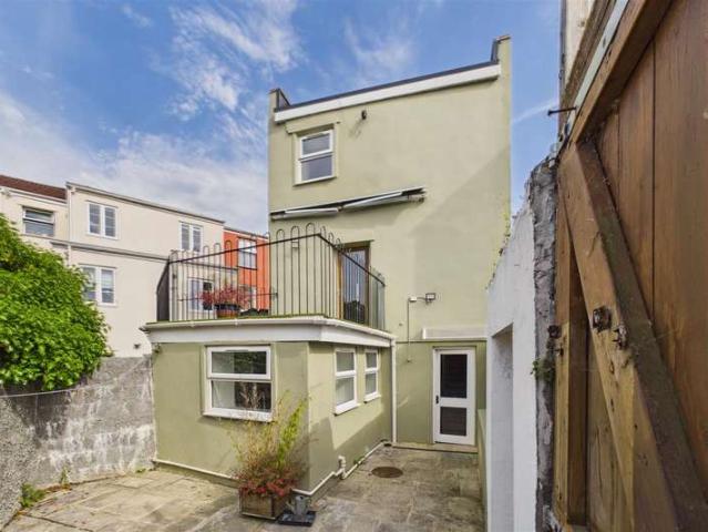 2 Bedroom Semi Detached House