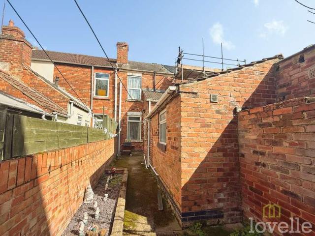 2 Bedroom Semi Detached House